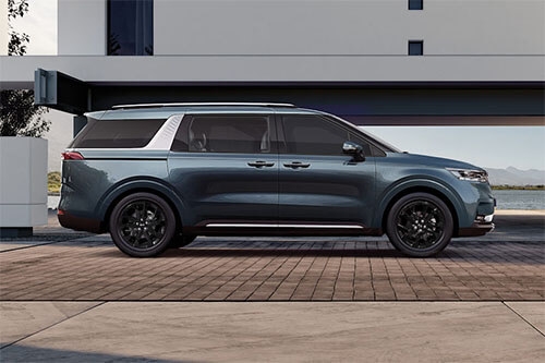 Kia Carnival at Wayne Phillis Kia